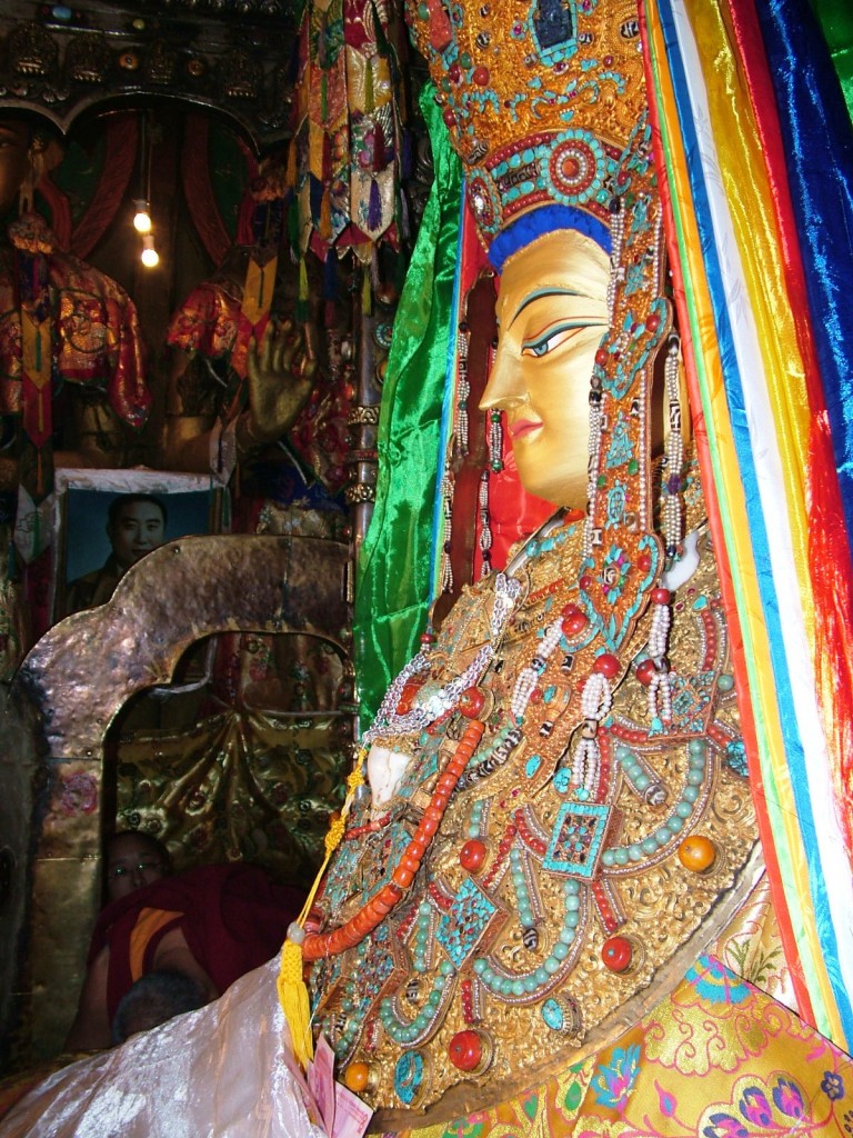 Gold for Jowo Buddha Statue Offered for Another Year - FPMT