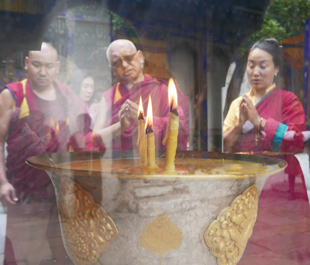 Lama Zopa Rinpoche Travels to Bhutan and Visits Kyichu Lhakhang with ...
