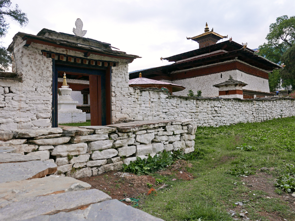 Lama Zopa Rinpoche Travels to Bhutan and Visits Kyichu Lhakhang with ...