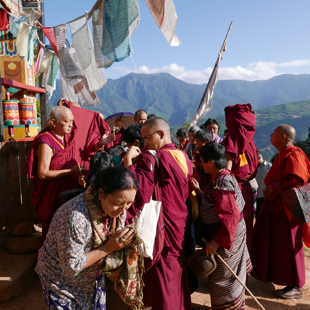 Lama Zopa Rinpoche Visits Drakarpo in Bhutan - FPMT