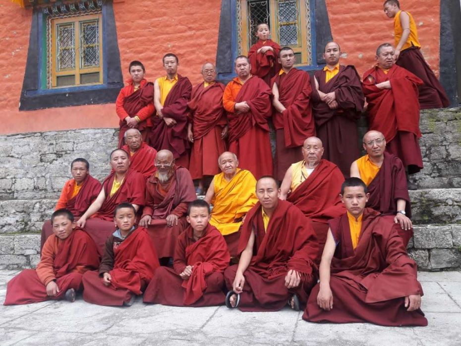 Offering Food to the Monks of Thame Monastery, Nepal - FPMT